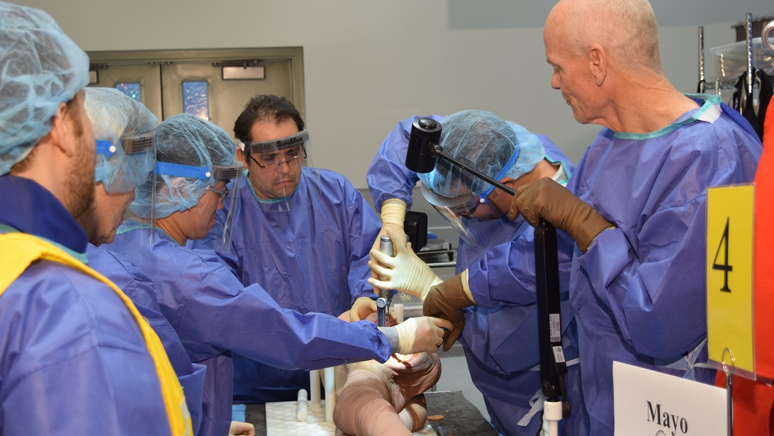 AAOS Total Hip Arthroplasty - American Academy of Orthopaedic Surgeons